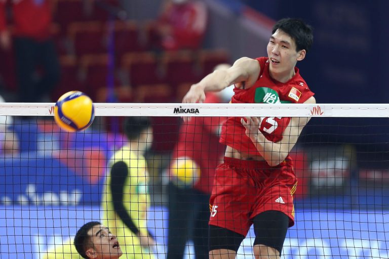 Cisterna Volley, preso Peng: centrale cinese di due metri e dieci ...